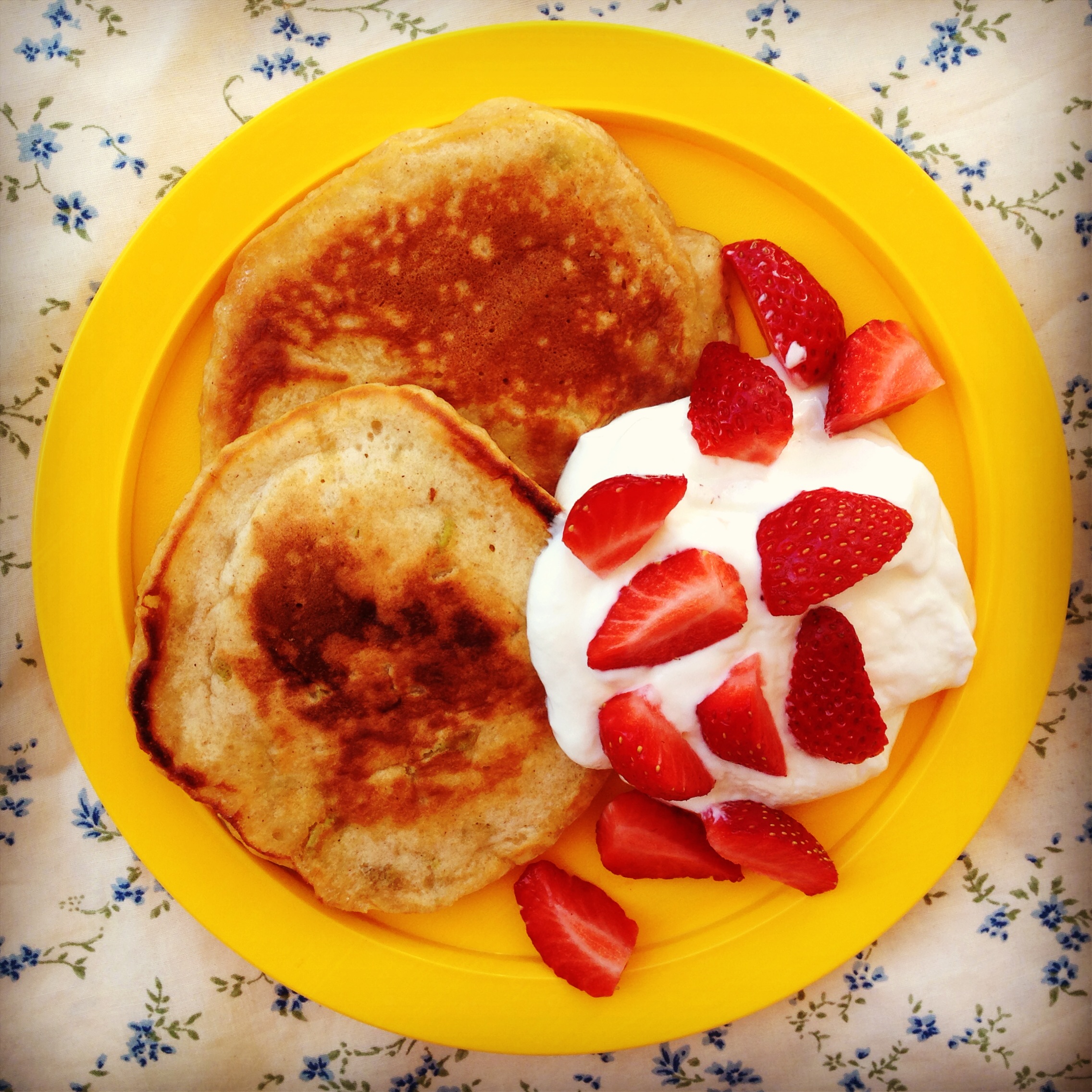 pear & cinnamon pikelets - my lovely little lunch box